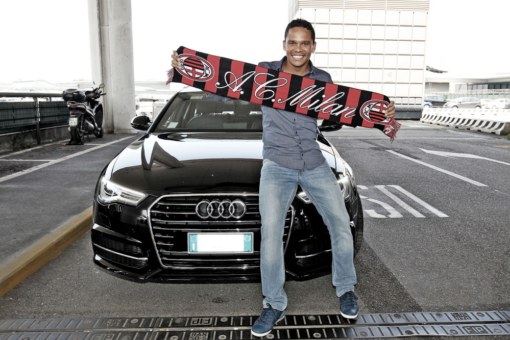 Bacca sbarca a Milano: "Torniamo in Champions" | Foto - Sportmediaset