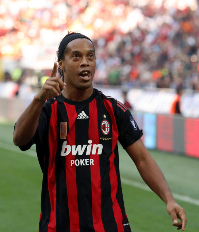 Ronaldinho compie 35 anni | Foto - Sportmediaset