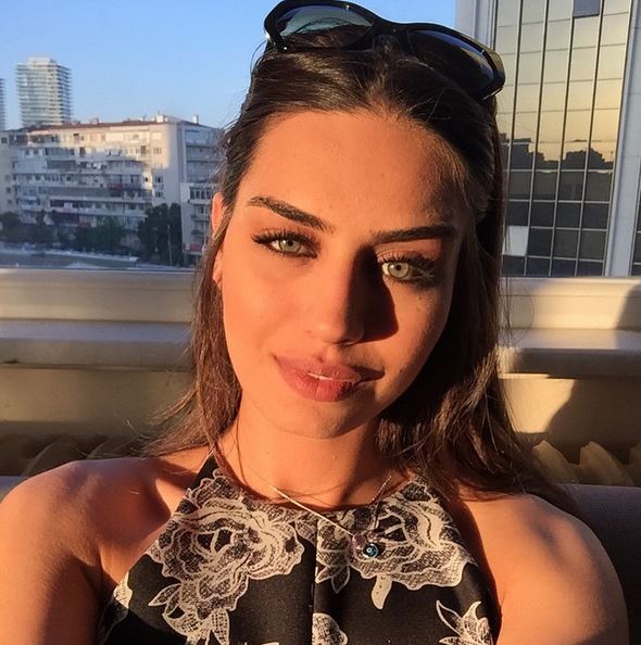 Mesut Oezil, flirt con Miss Turchia? | Foto - Sportmediaset