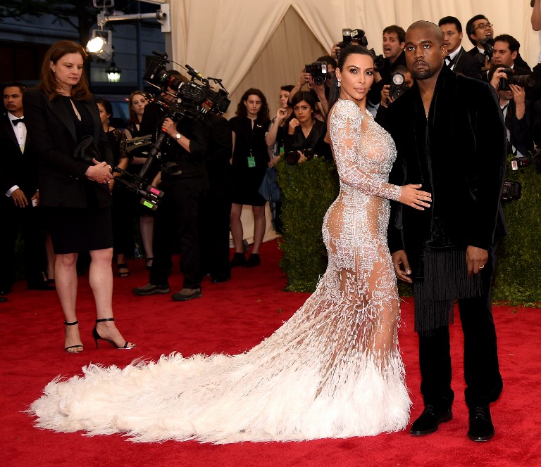 Kim Kardashian, il segreto del décolleté | Foto - Sportmediaset