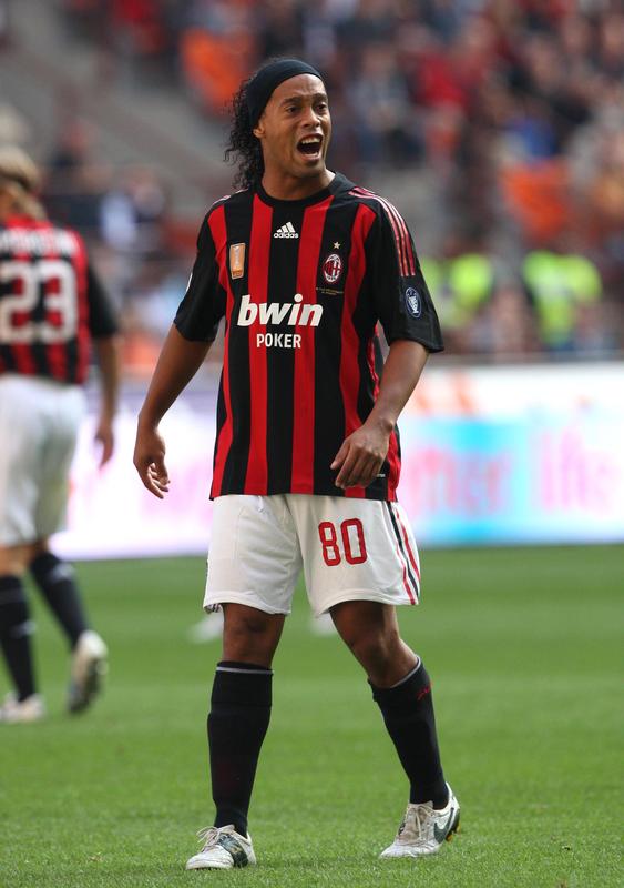 Ronaldinho compie 35 anni | Foto - Sportmediaset