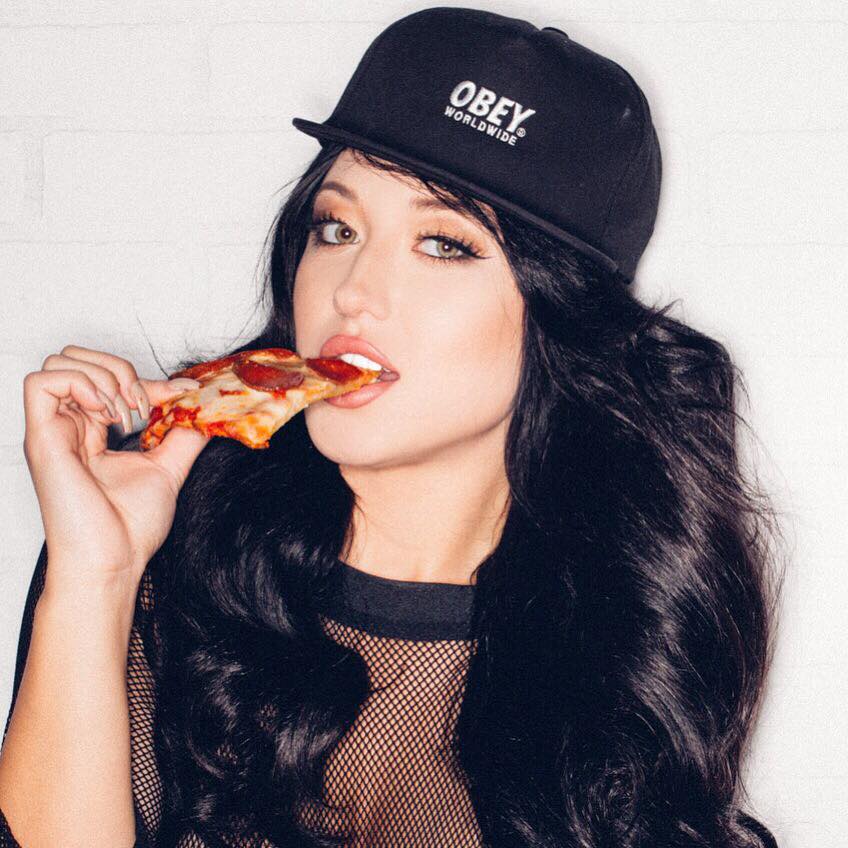 Stefanie Knight si prepara per Halloween | Foto - Sportmediaset