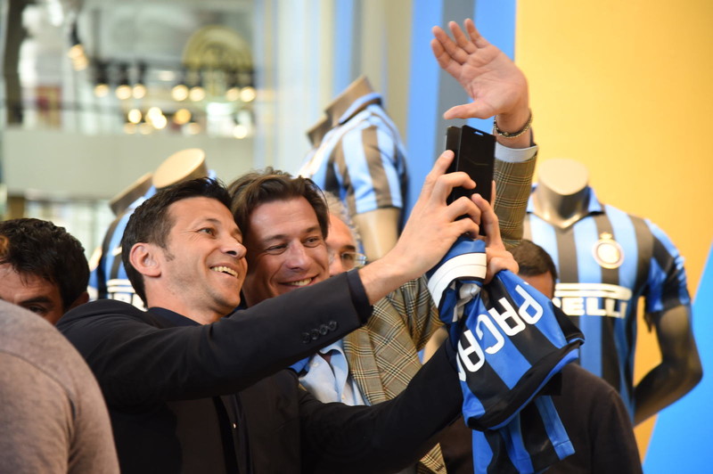 Inter Store, inaugurato il nuovo negozio a Milano: le foto | Foto ...