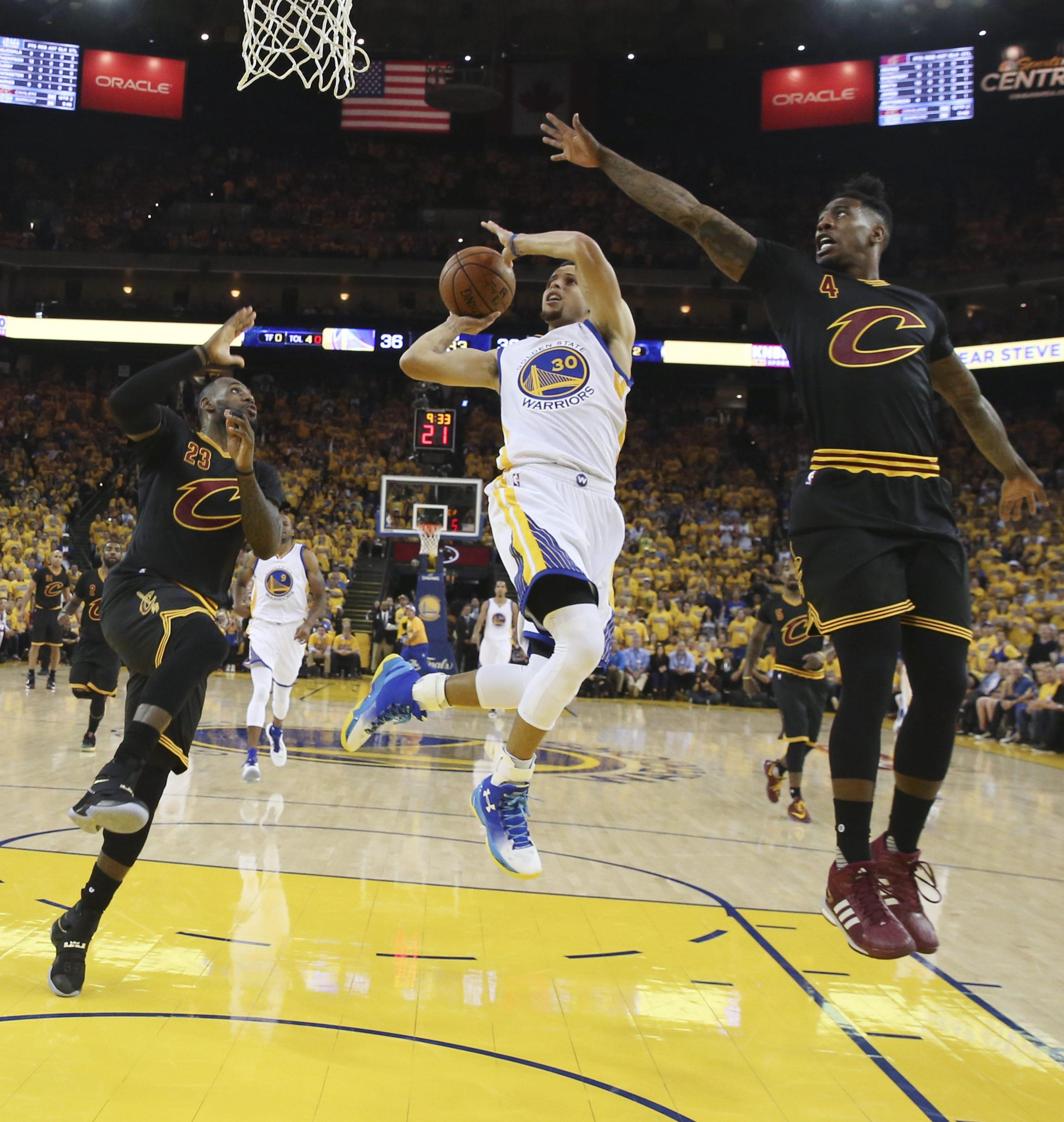 Finals Nba: LeBron schiaccia Golden State | Foto - Sportmediaset
