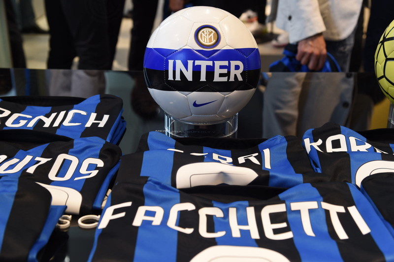Inter Store, inaugurato il nuovo negozio a Milano: le foto | Foto ...
